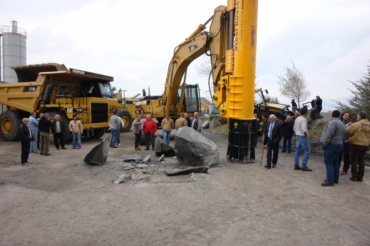 Fractum - No more secondary blasting - when breakage is business